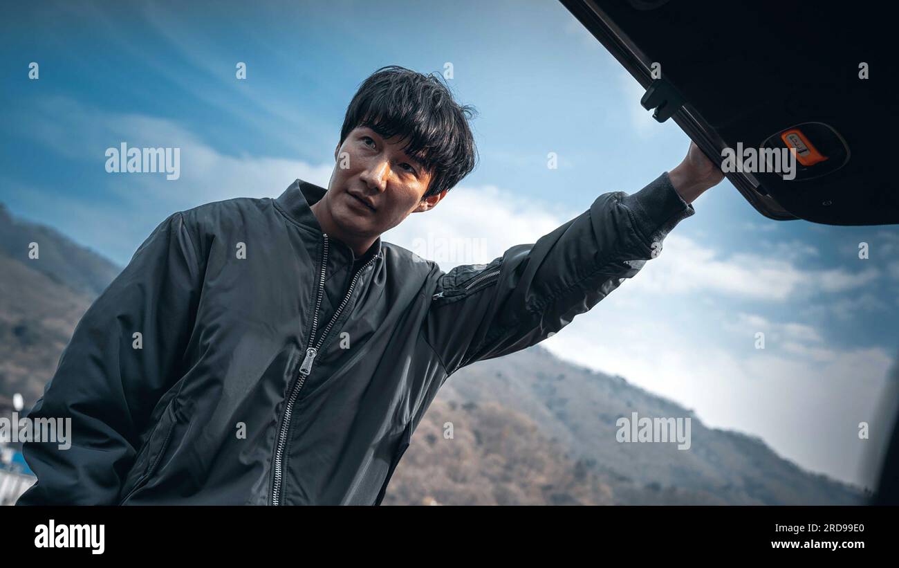 THE ROUNDUP, (aka BEOMJOIDOSI 2), HEO Dong-won, 2022. © Capelight ...