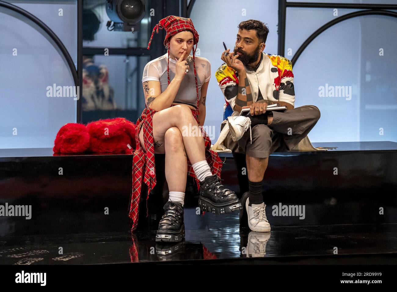 PROJECT RUNWAY, from left: contestants Hester Sunshine, Fabio Costa ...