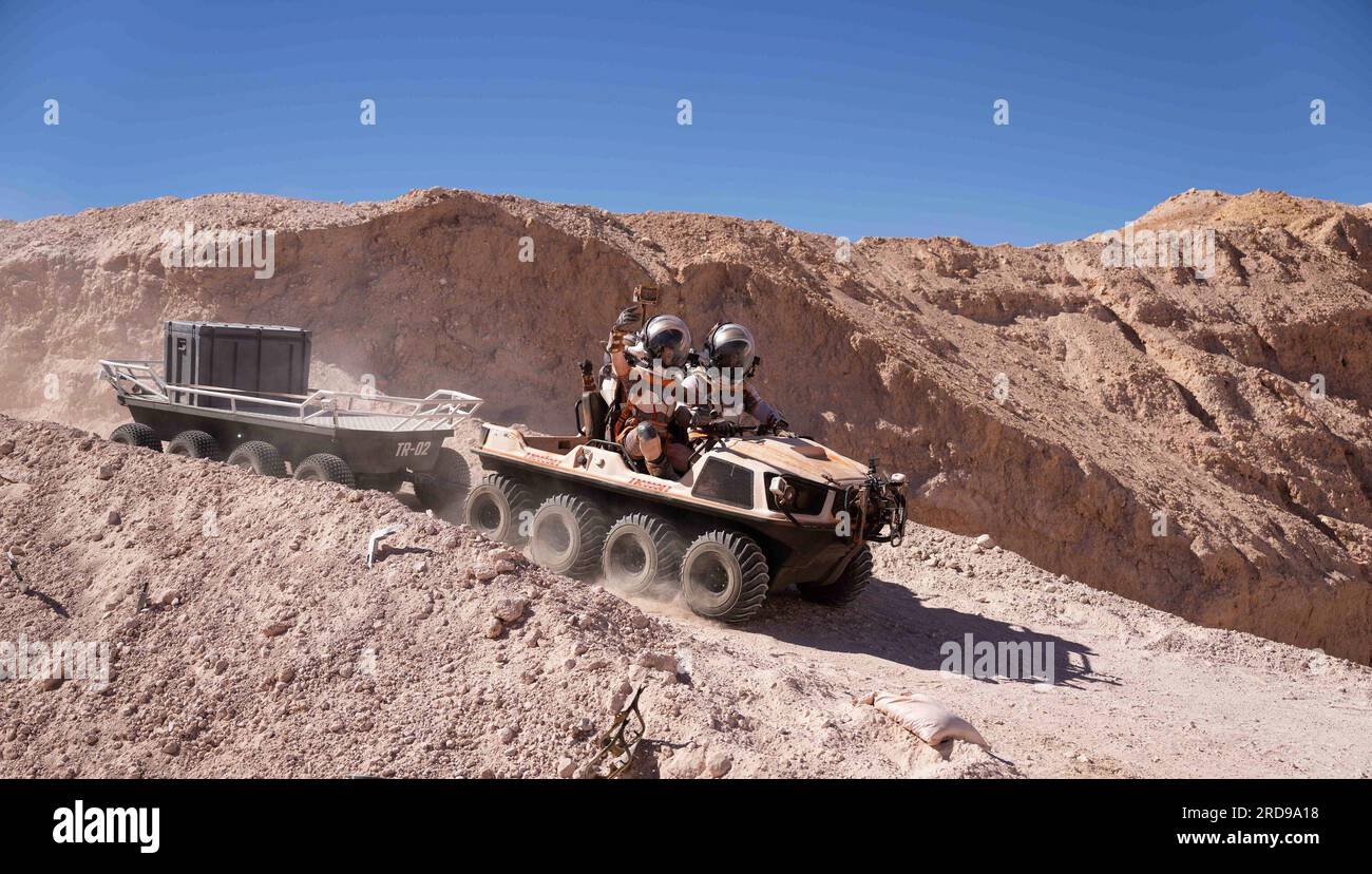 STARS ON MARS, celebronauts, 'Resupply Mission', (Season 1, ep. 105 ...