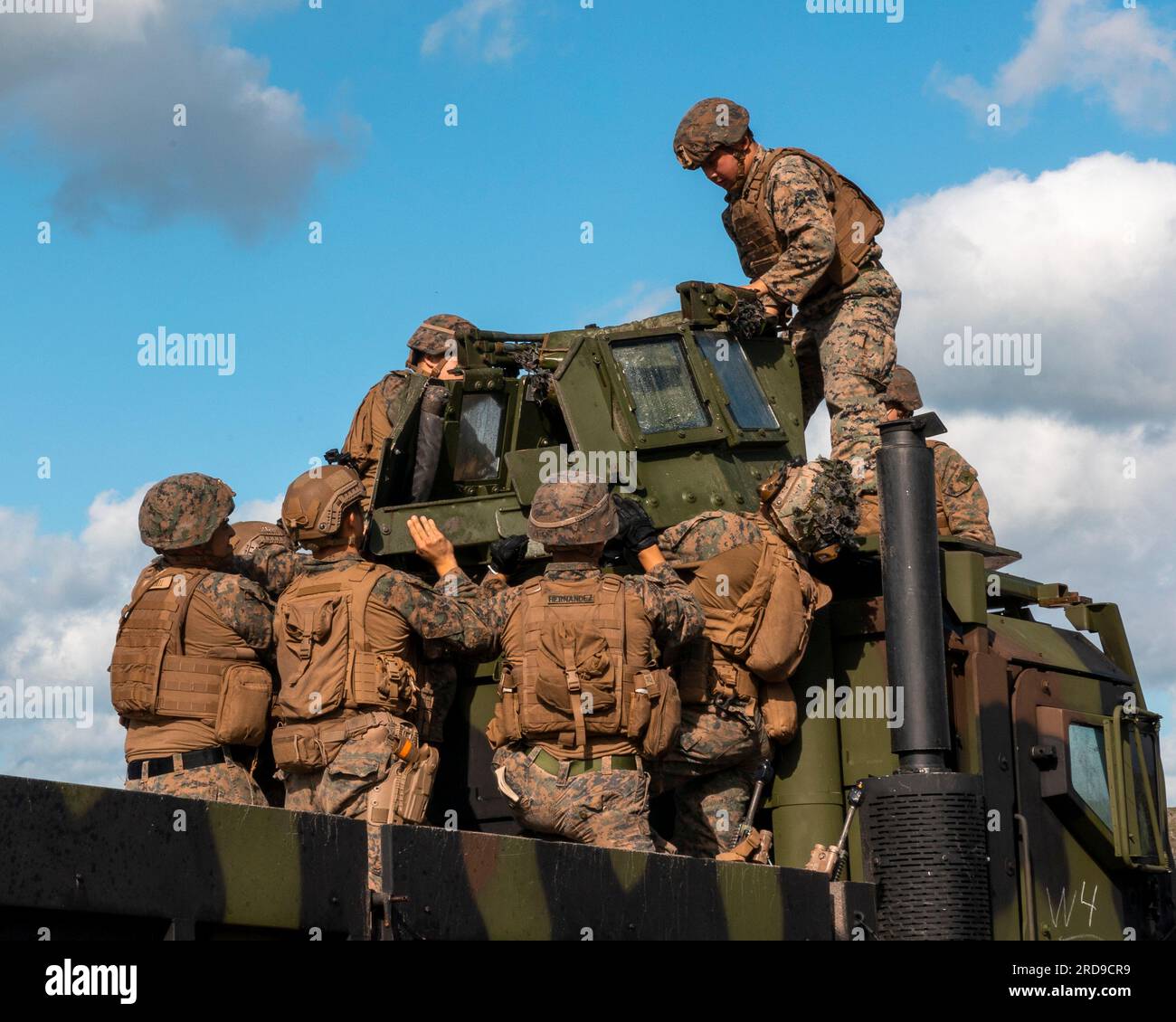U.S. Marines with Battalion Landing Team 2/1, 31st Marine Expeditionary ...