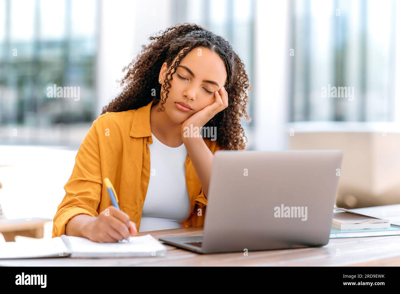 Tired brazilian woman 20s hi-res stock photography and images - Alamy