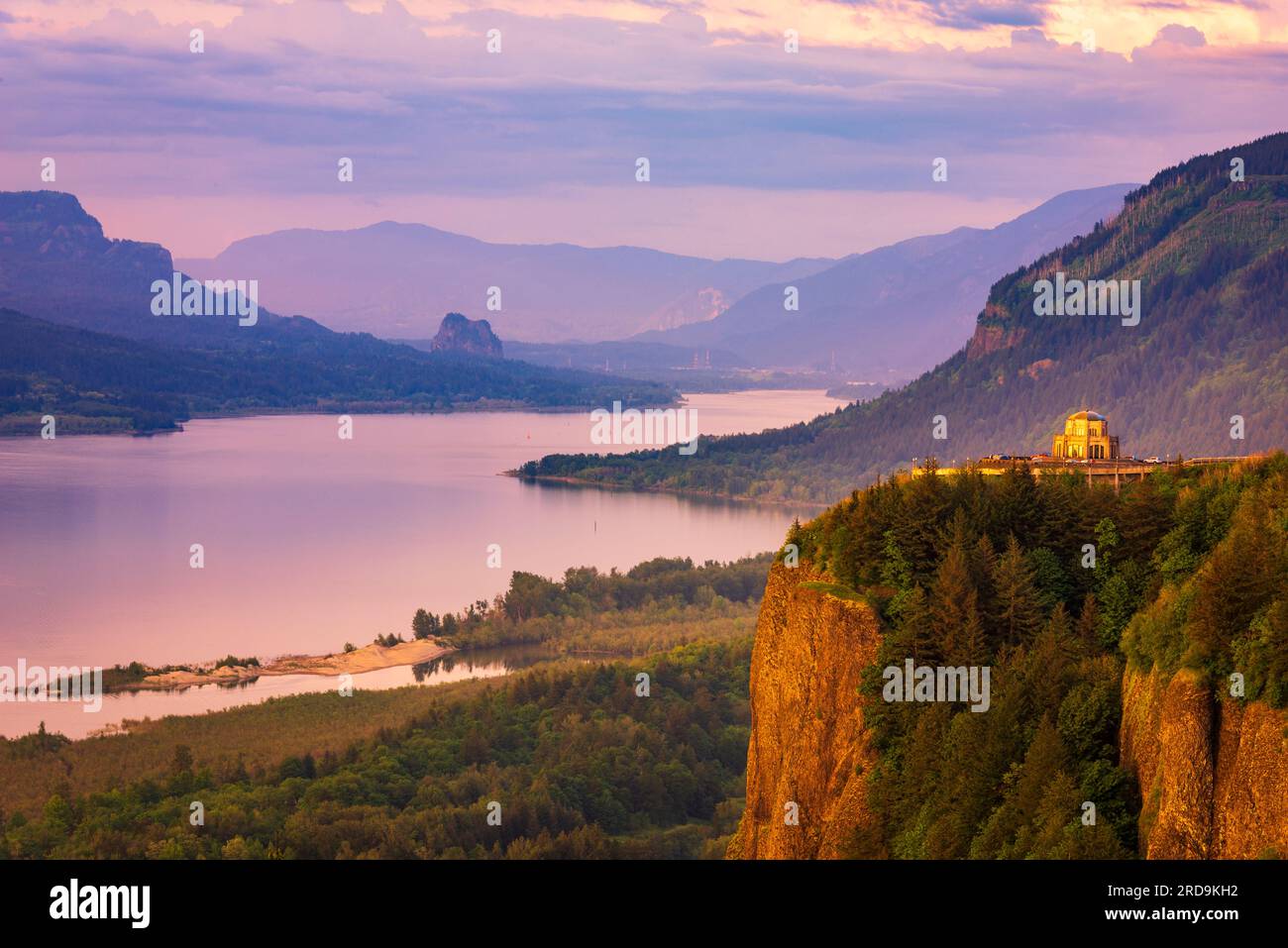 Evening light on the Columbia River and Crown Point Vista House ...