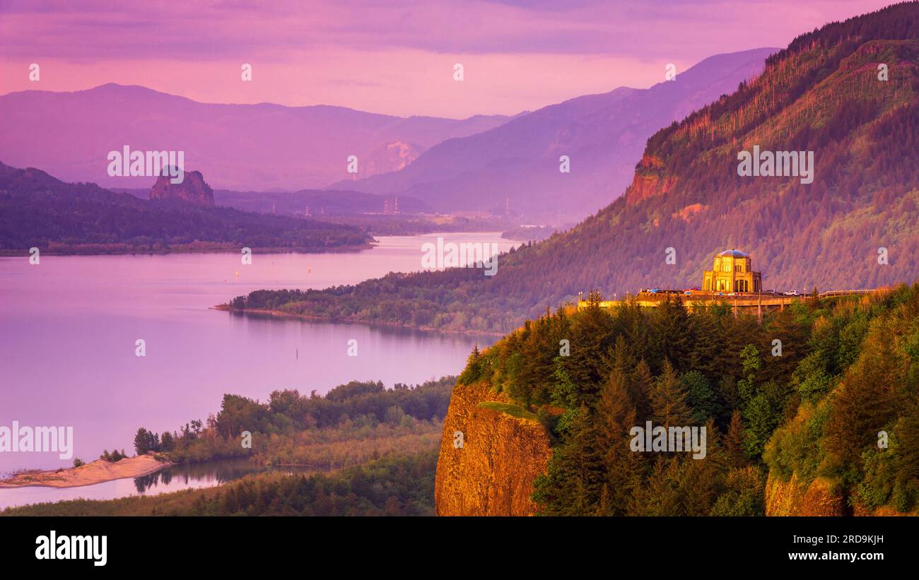Evening light on the Columbia River and Crown Point Vista House ...