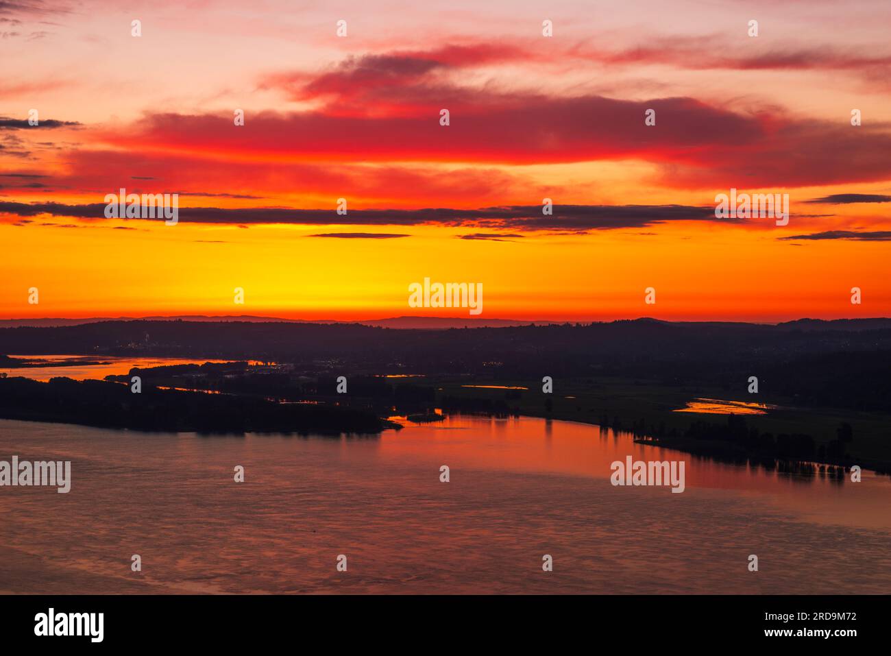 Sunset over the Columbia River from Crown Point, Columbia River Gorge ...