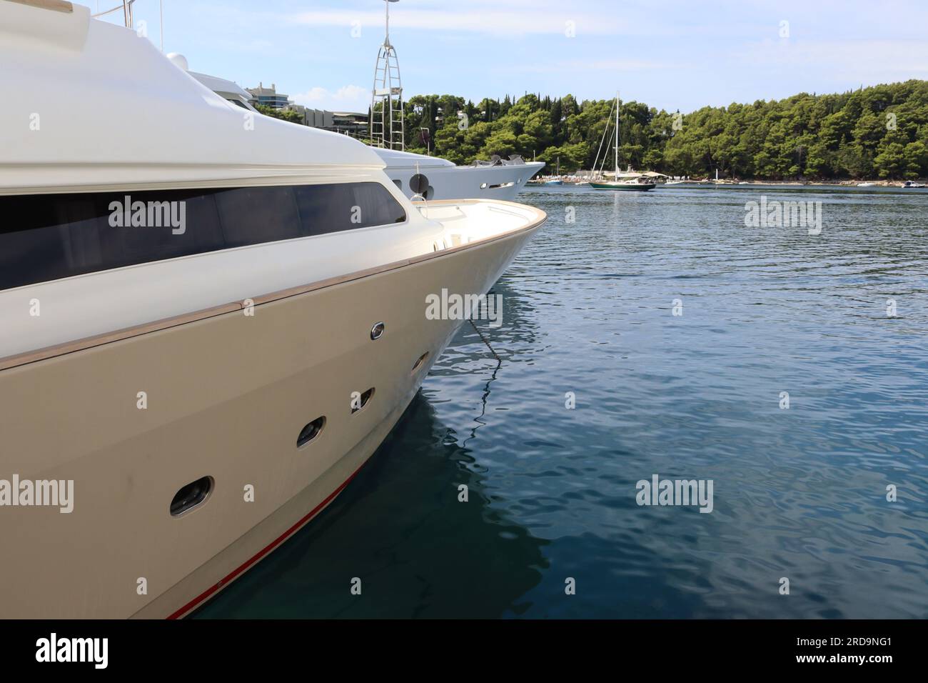 The bow and forward superstructure of the 31 metre Ferretti superyacht ...