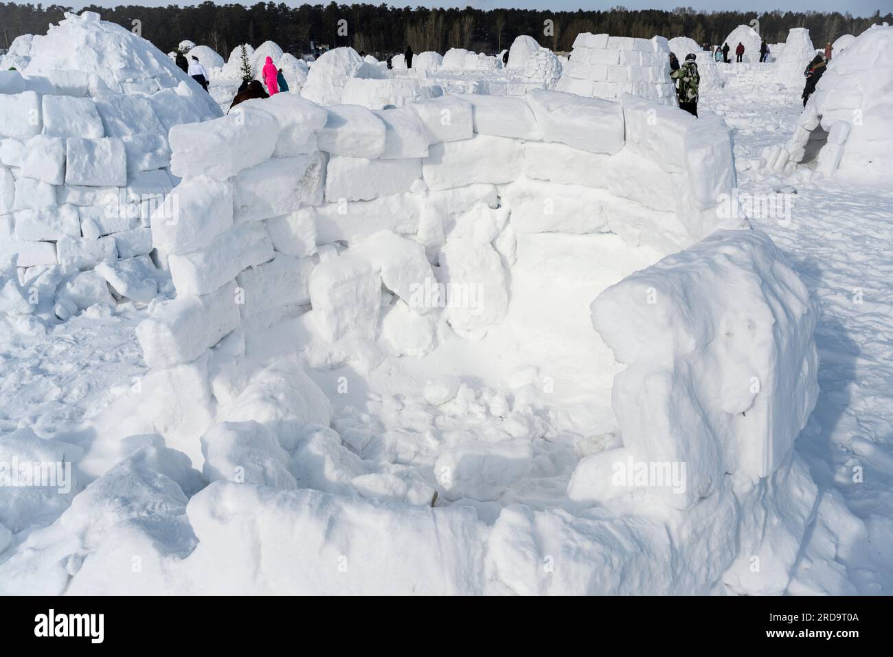 Unfinished shelter from the cold at the competition for the ...