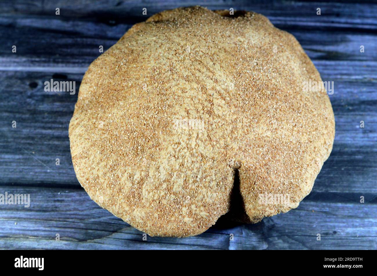 Egyptian brown bran thin crispbread bread, puff thin, crispy and ...