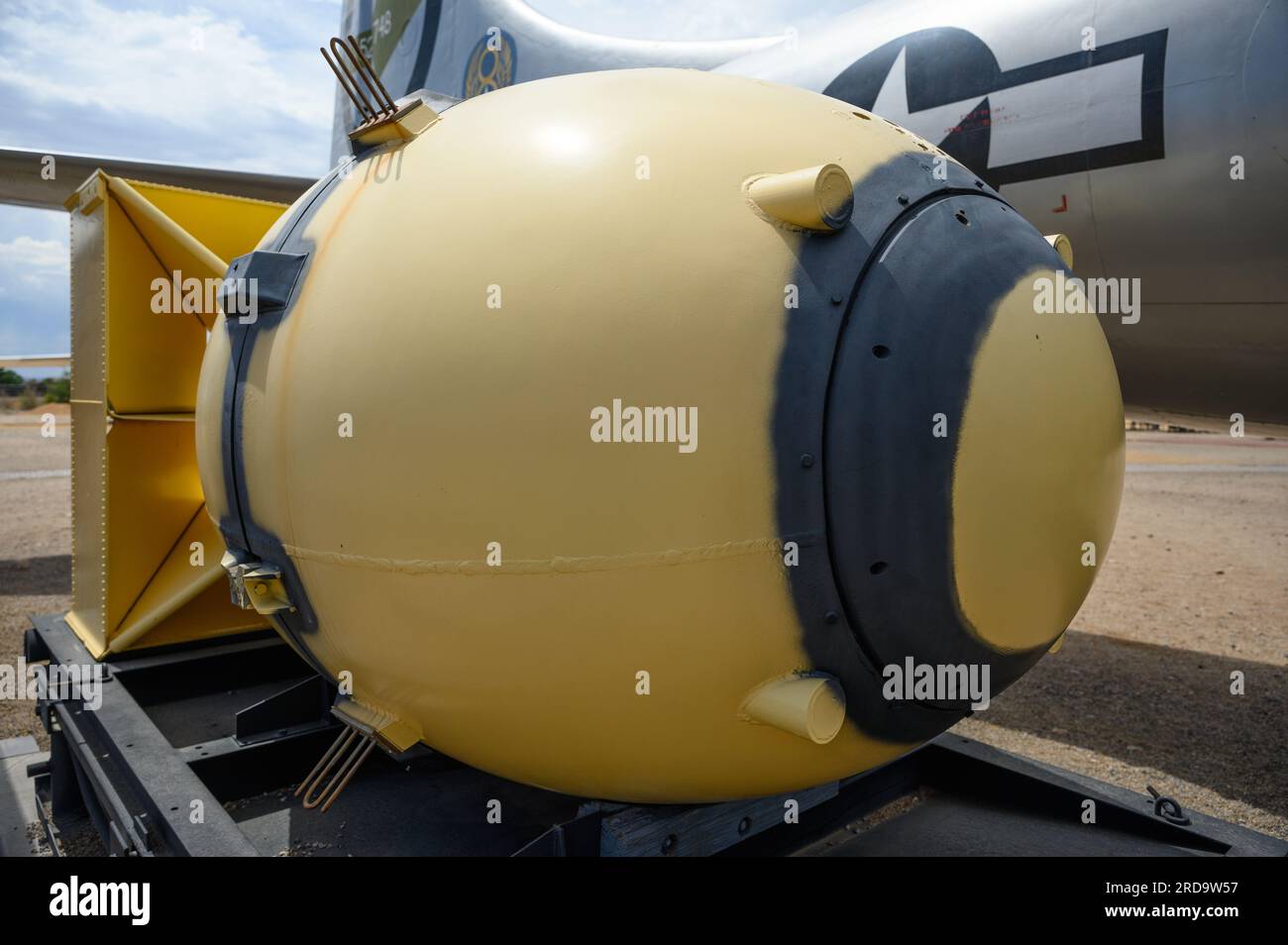 Oppenheimer set hi-res stock photography and images - Alamy