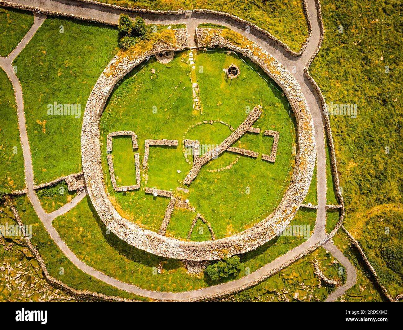 Caherconnell stone fort hi-res stock photography and images - Alamy