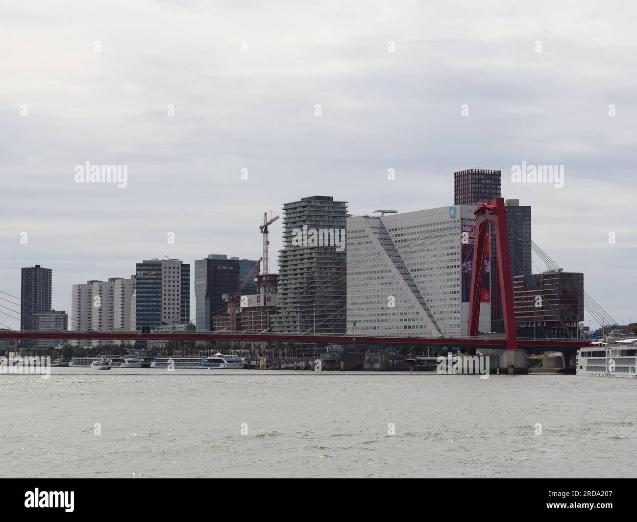 Willemsbrug Red Bridge in Rotterdam, The Netherlands Stock Photo - Alamy