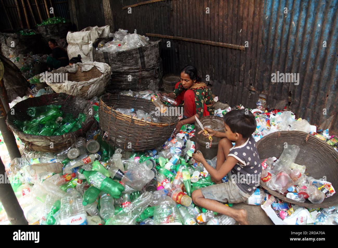 Dhaka, Dhaka, Bangladesh. 18th March, 2023. under-age worker or child ...