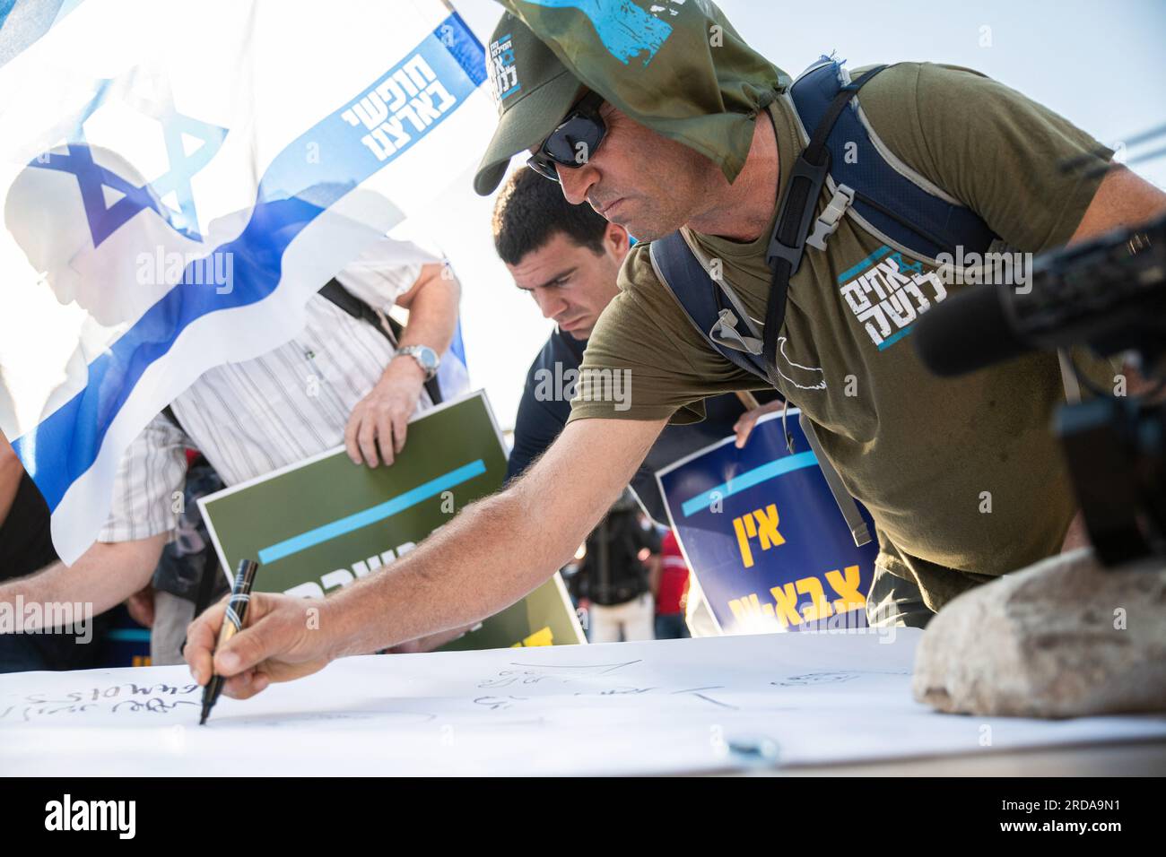 Tel Aviv, Israel. 19th July, 2023. Israeli reservists sign a "refusal ...