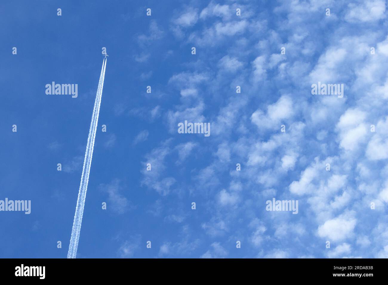 25000 to 40000 ft hi-res stock photography and images - Alamy