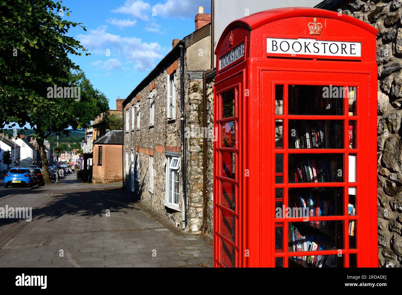 Telephone kiosk library hi-res stock photography and images - Alamy