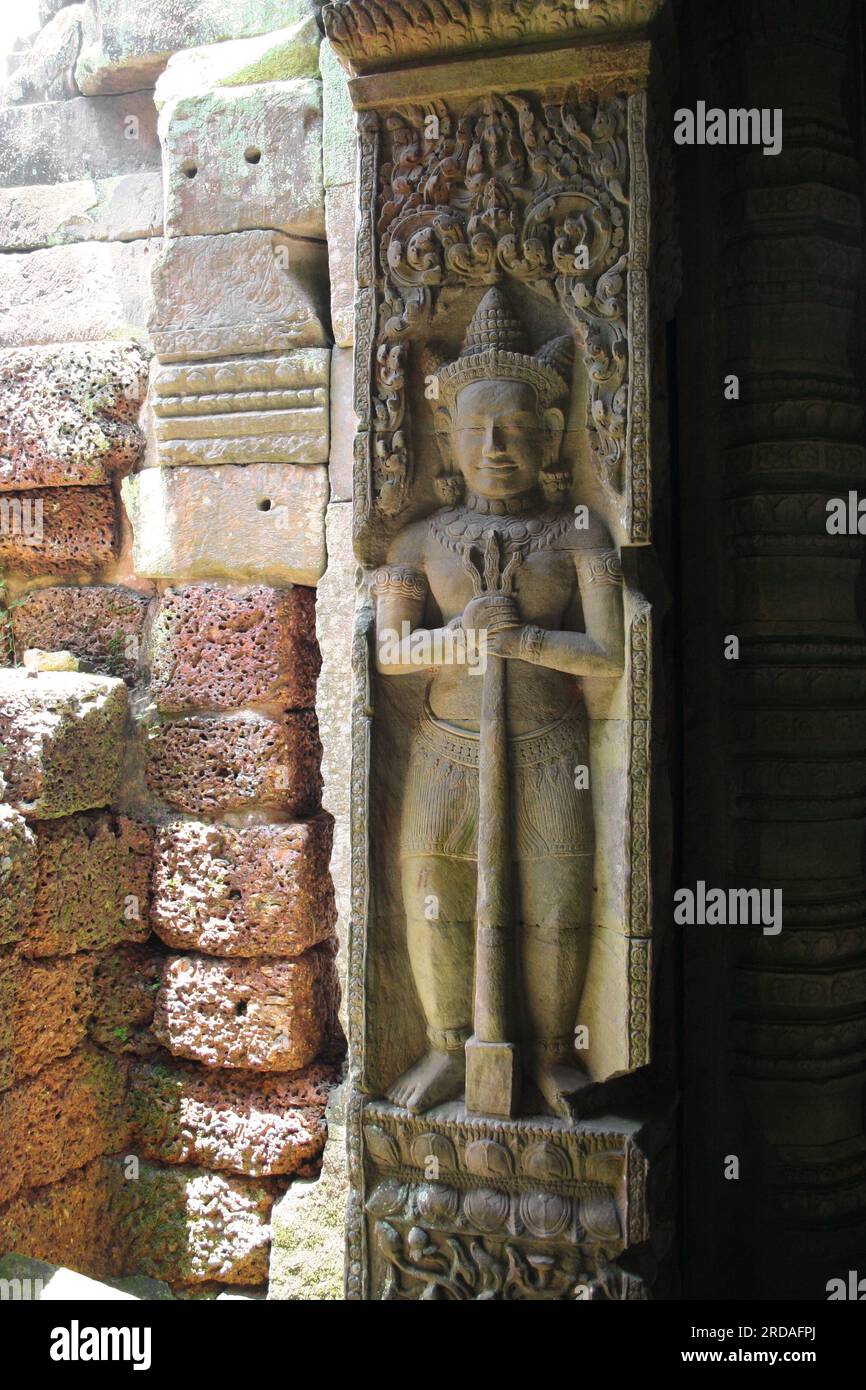 Bas relief on a wall of Preah Khan (Khmer: ប្រាសាទព្រះខ័ន; "Royal Sword ...