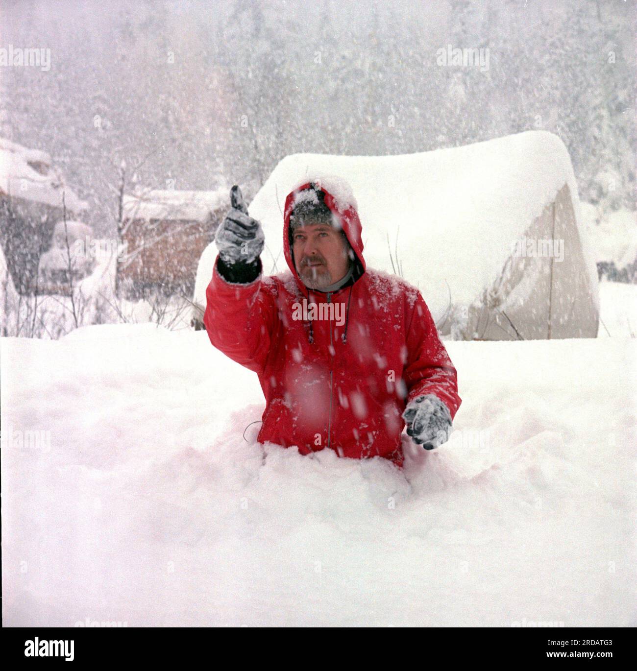 ROBERT ALTMAN in MCCABE & MRS. MILLER (1971), directed by ROBERT ALTMAN ...