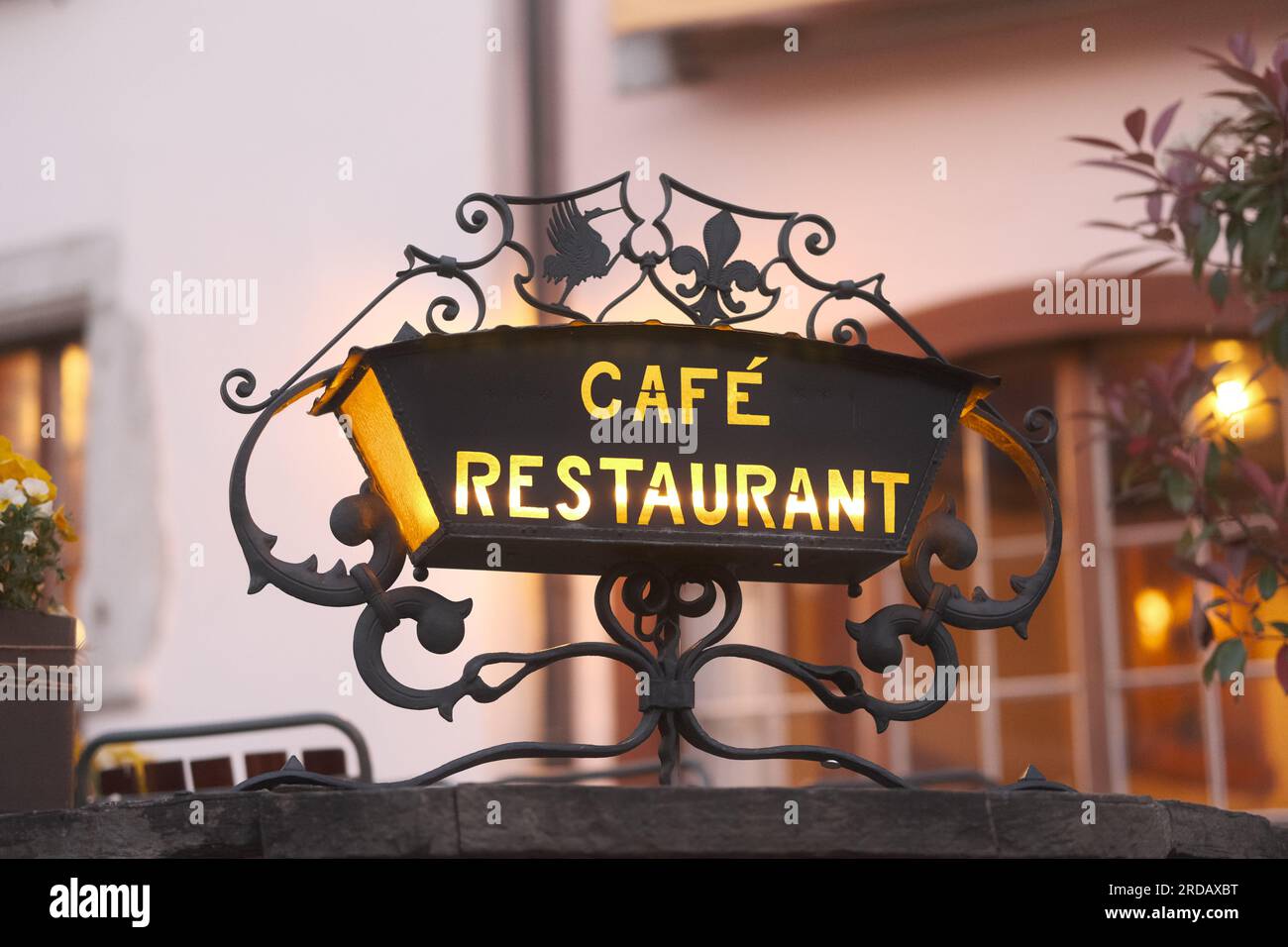 Cafe restaurant sign hi-res stock photography and images - Alamy