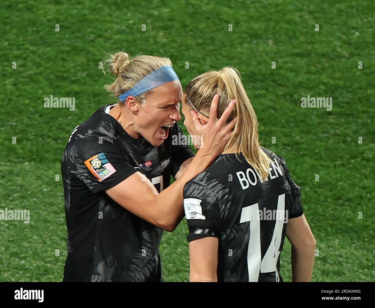 Auckland, New Zealand. 20th July, 2023. Hannah Wilkinson (L) of New ...