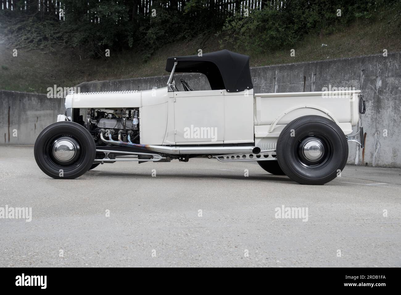 1929 ford model a roadster truck hi-res stock photography and images ...