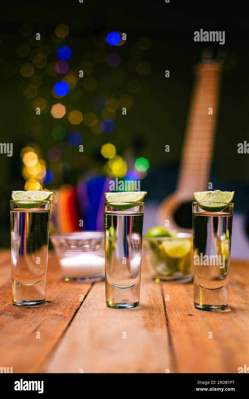 Bar atmosphere hi-res stock photography and images - Alamy