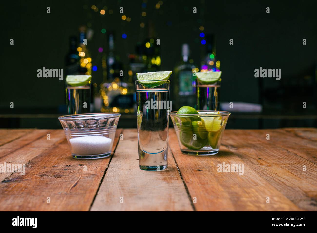 Bar atmosphere hi-res stock photography and images - Alamy