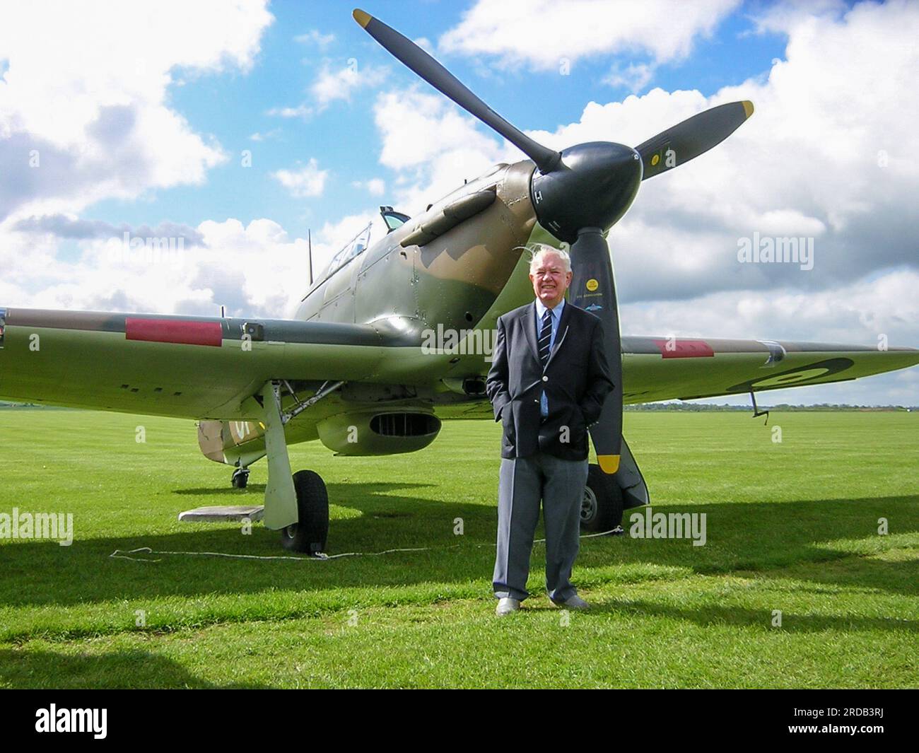 Wing Commander Bob Foster reunited at Duxford with 'his' wartime Battle ...