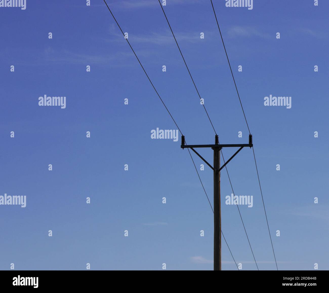 Low overhead wires hi-res stock photography and images - Alamy