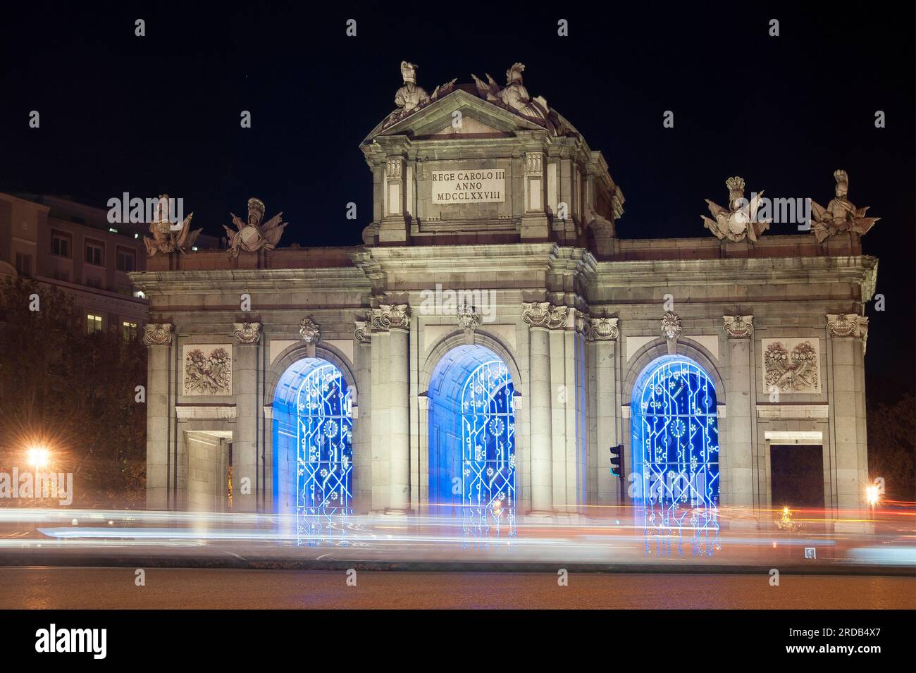 Puerta de alcala christmas hi-res stock photography and images - Alamy
