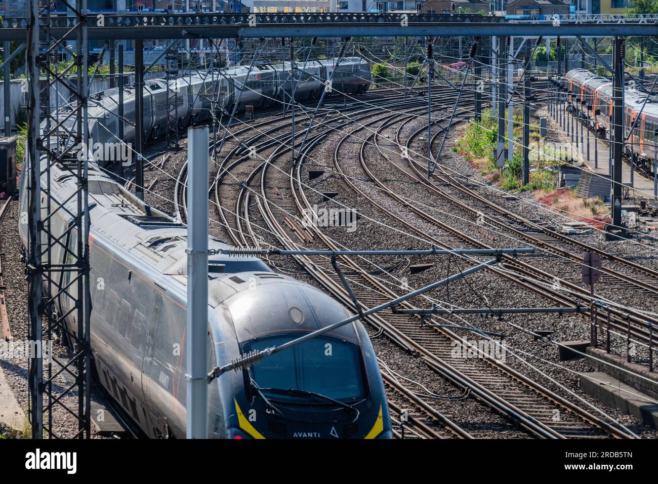 Avanti trains hi-res stock photography and images - Alamy