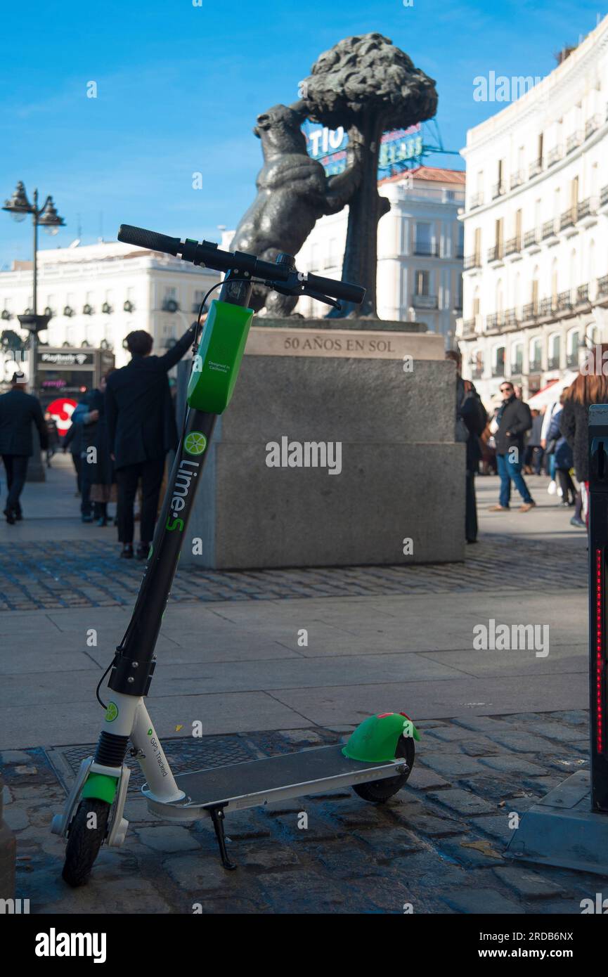 The Statue of the Bear and the Strawberry Tree, Porta del Sol, Madrid ...