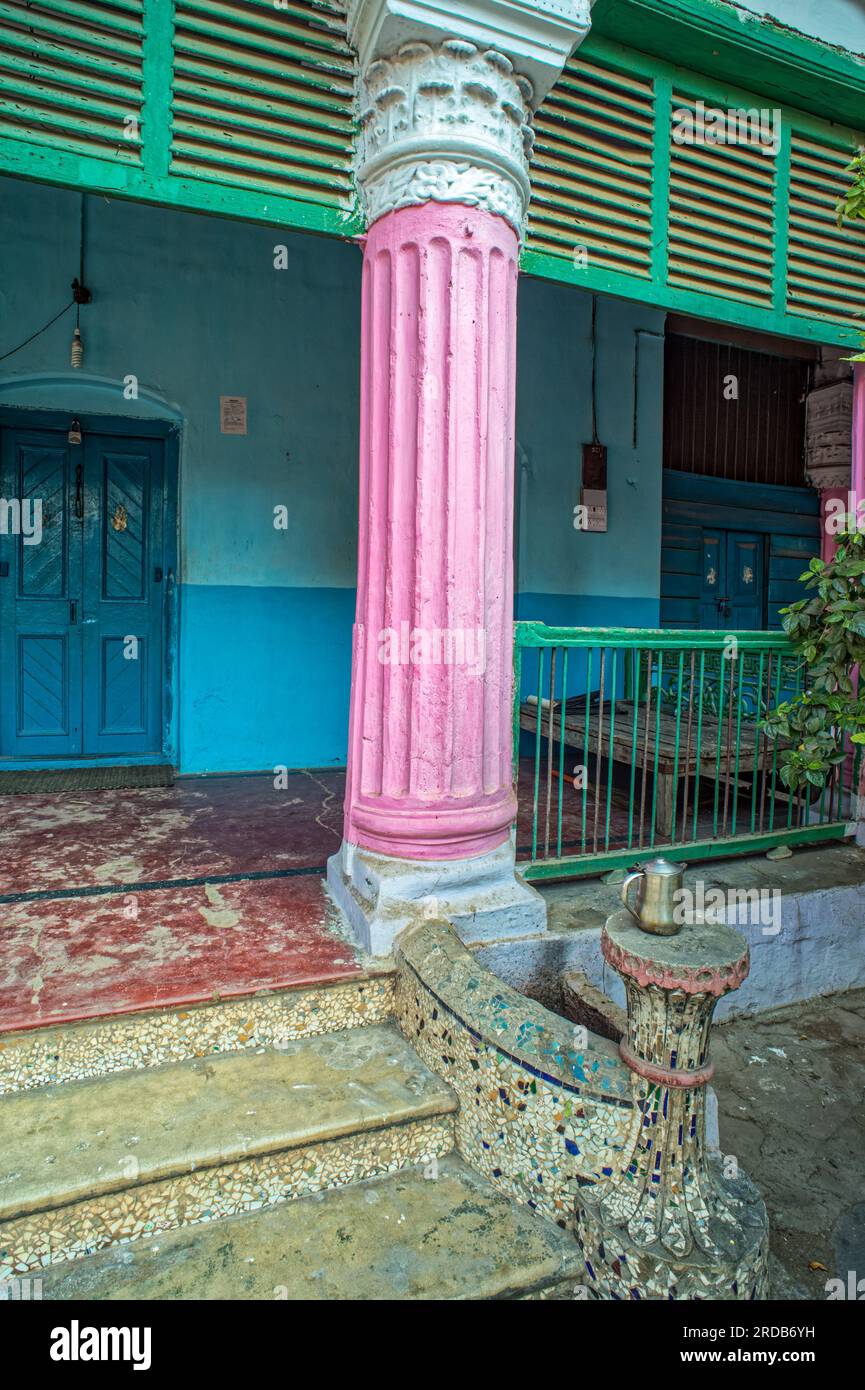 12 26 2014 Pillar of a Vintage Colonial style Old House Gaya.Bihar ...