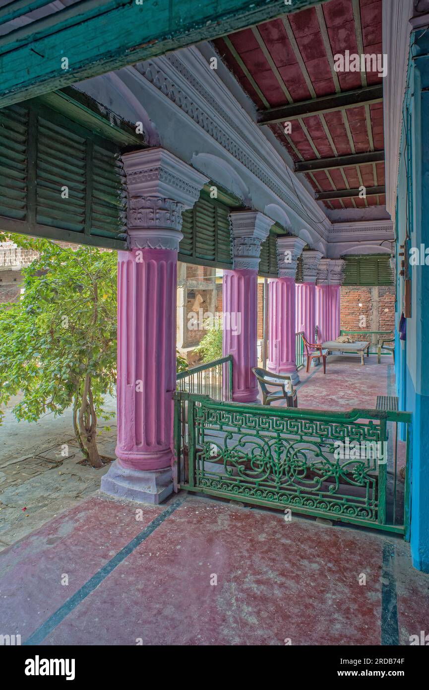 12 26 2014 Pillar of a Vintage Colonial style Old House Gaya.Bihar ...