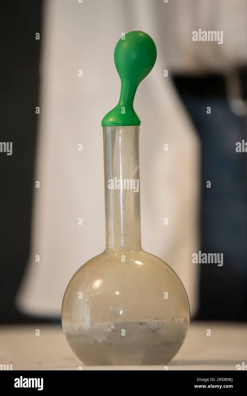Balloon over a test tube hi-res stock photography and images - Alamy