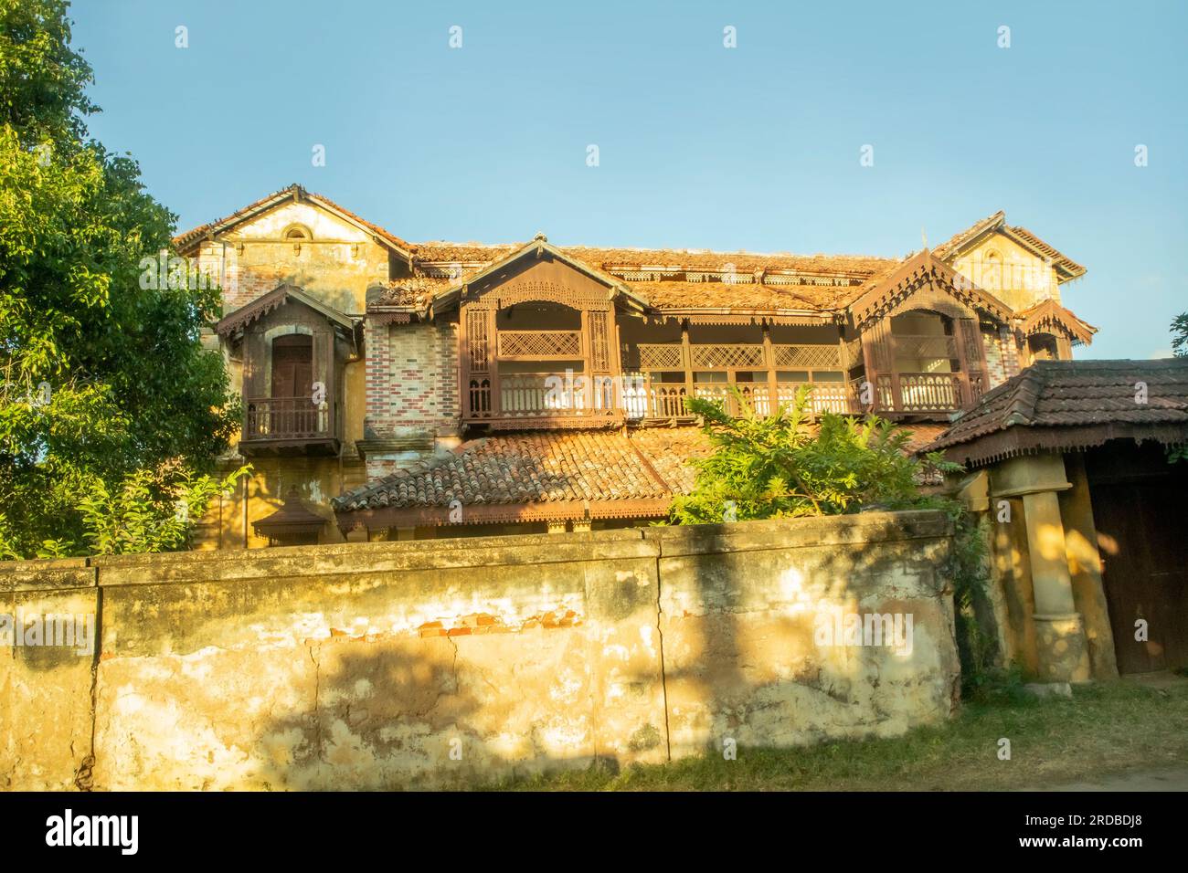 A very old house in an abandoned old town, countryside of Puttalam, sri ...