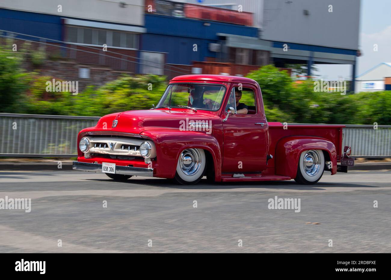 Custom modified 1953 Ford F100 tuck on air bags Stock Photo - Alamy