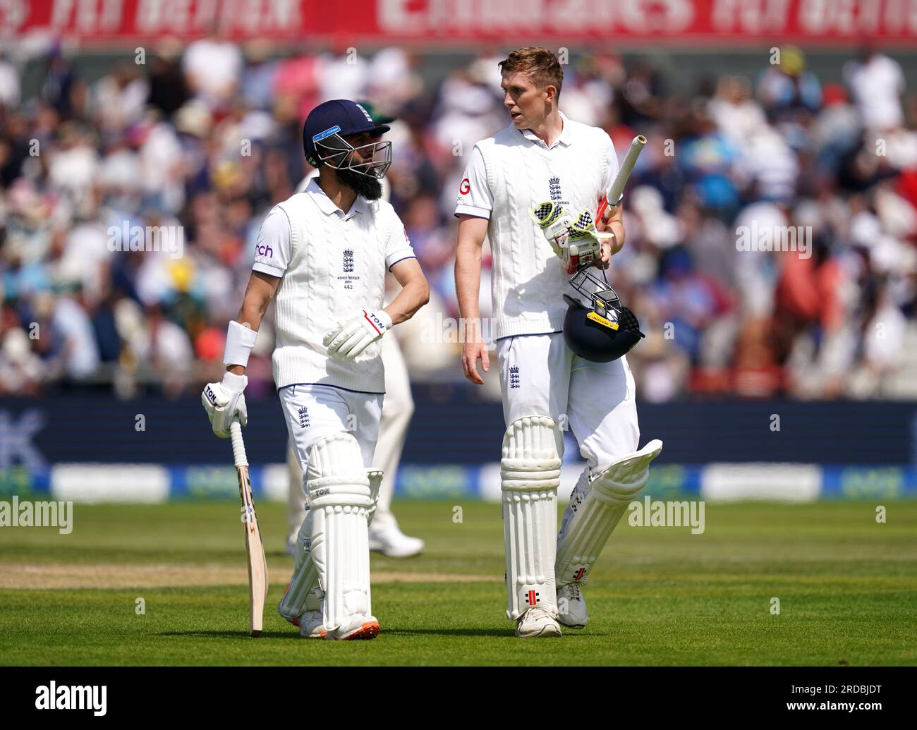 Zak crawley ashes 2023 old trafford hi-res stock photography and images ...
