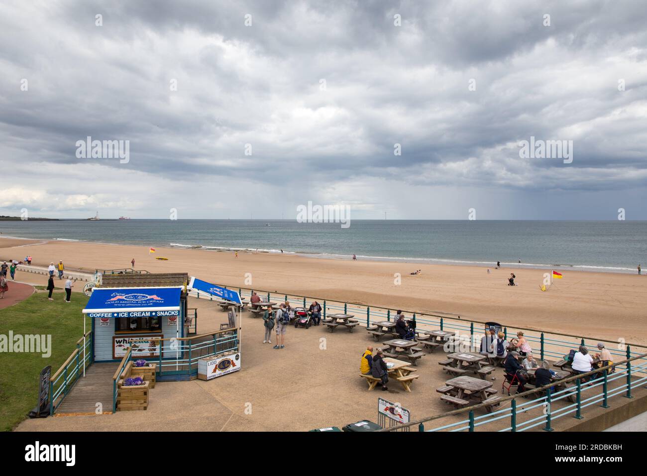 The scene whitley bay hi-res stock photography and images - Alamy