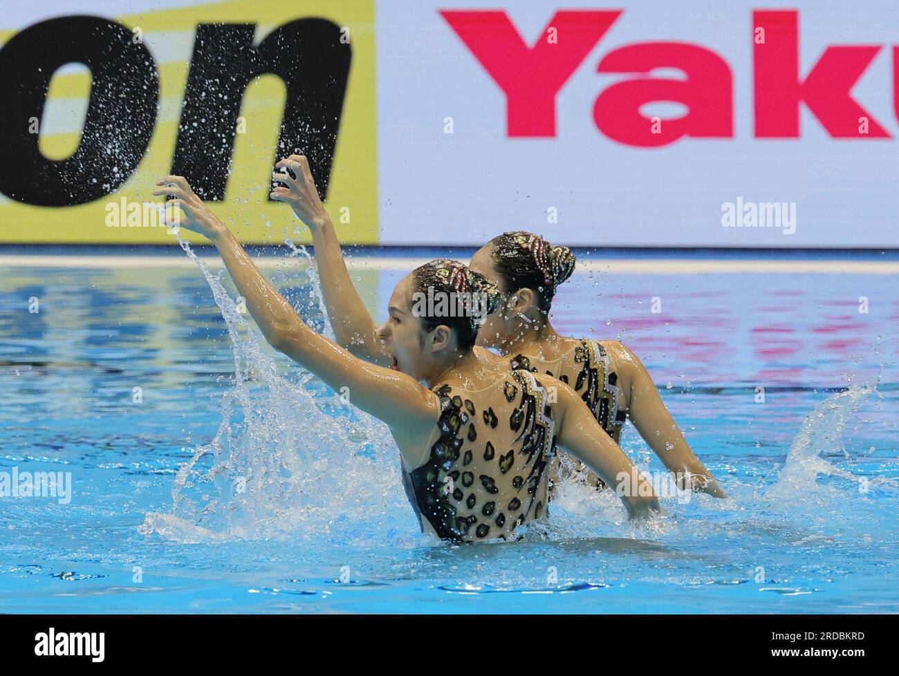 Liuyi WANG and Qianyi WANG of China perform during the Artistic ...