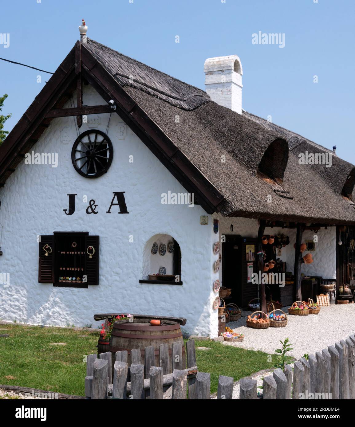 Pretty traditional thatched roof houses Stock Photo - Alamy