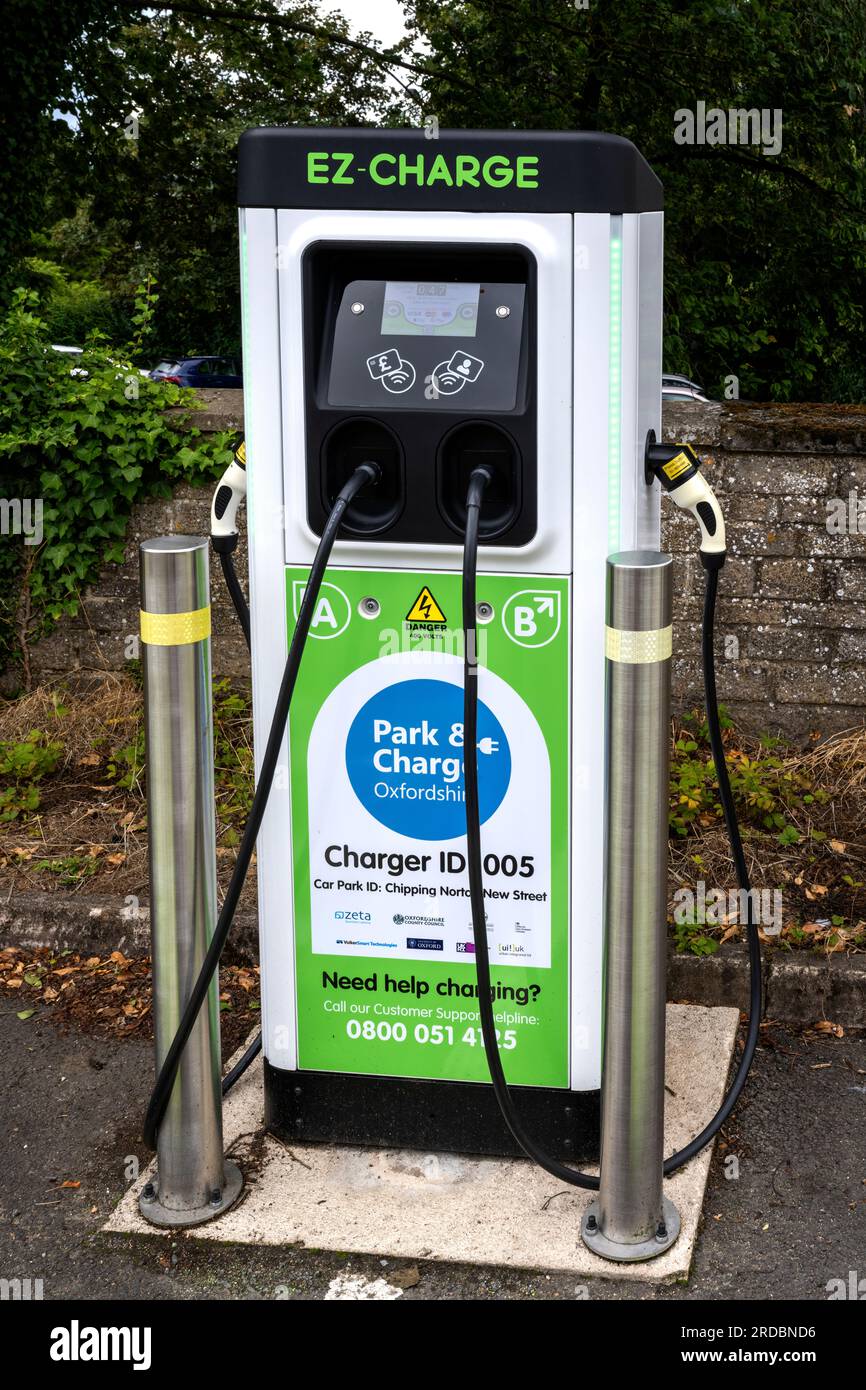 Electric Vehicle Charging Point at New Street Car Park, Chipping Norton ...