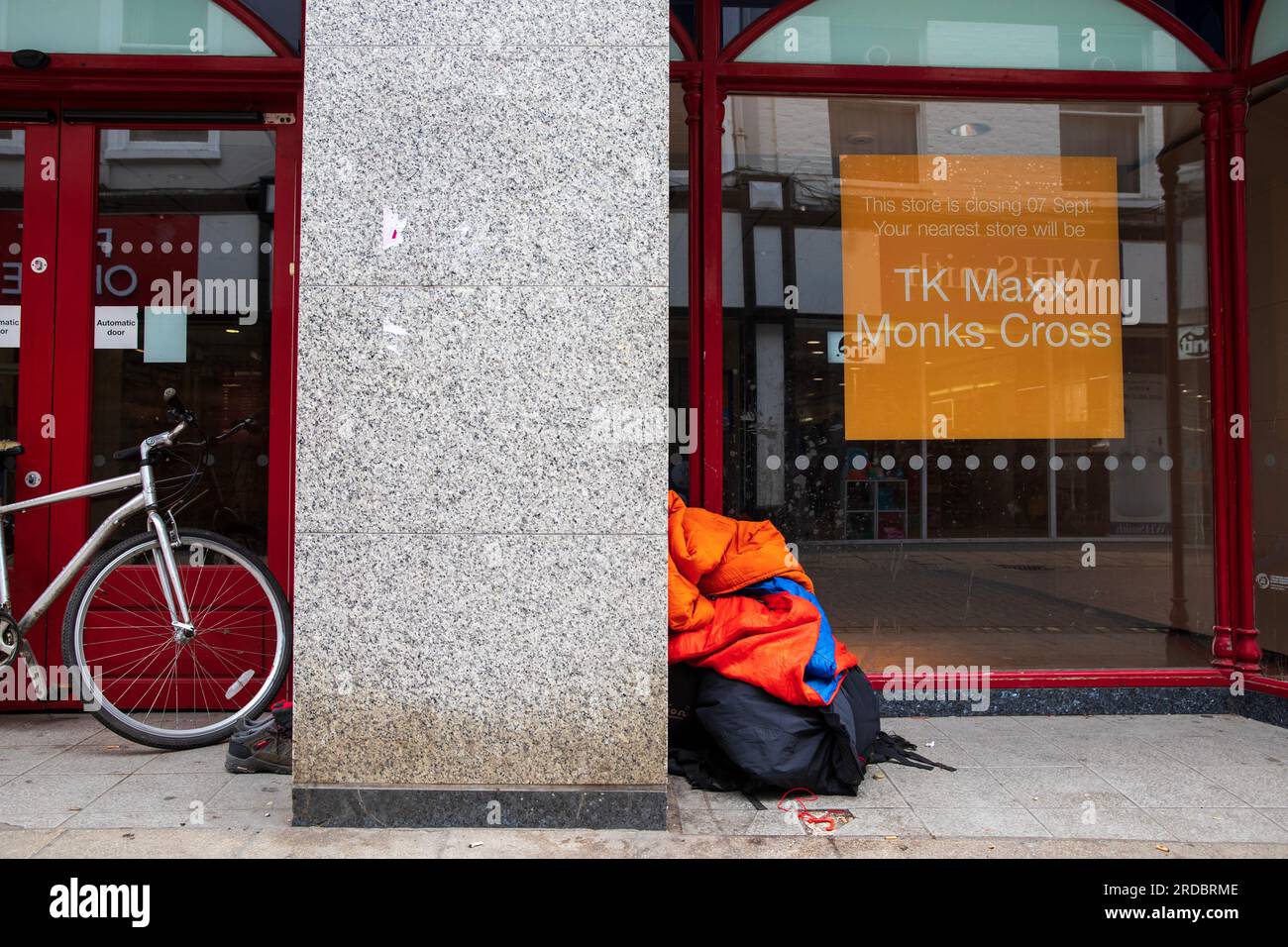 Family homeless uk hi-res stock photography and images - Alamy