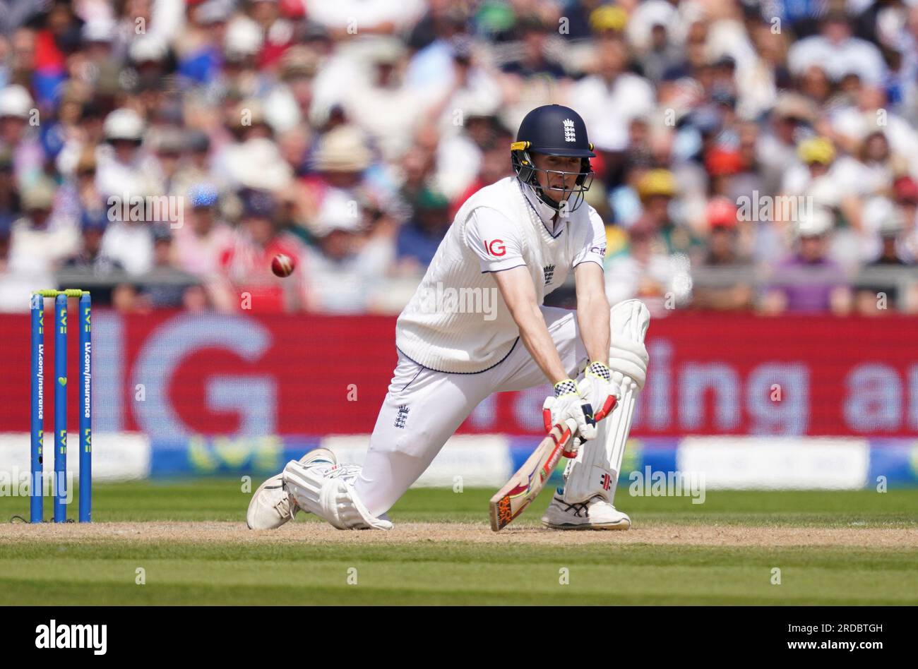 Zak crawley ashes 2023 old trafford hi-res stock photography and images ...