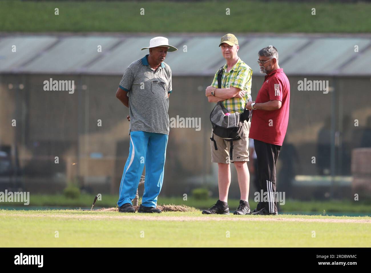 The Bangladesh Cricket Board (BCB) has appointed Tony Hemming (Yellow ...