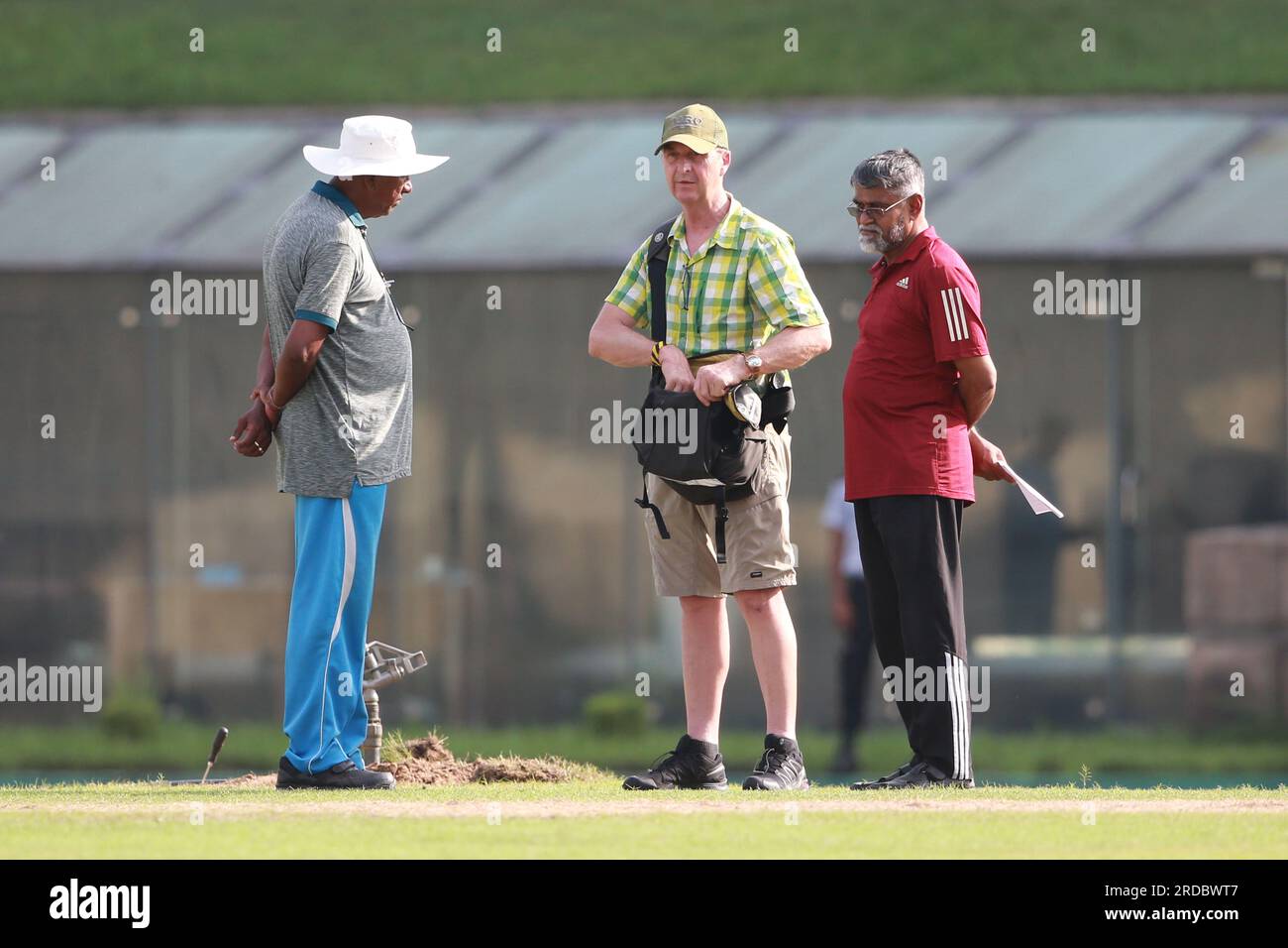 The Bangladesh Cricket Board (BCB) has appointed Tony Hemming (Yellow ...