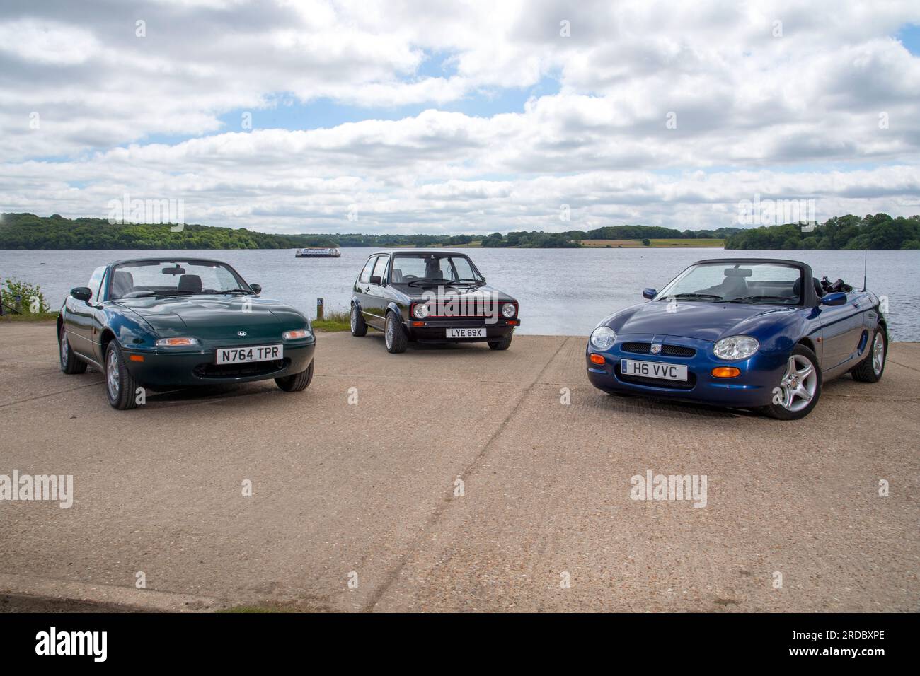 Great sports cars of different generations - Mk1 MA Mazda MX5, MG ...