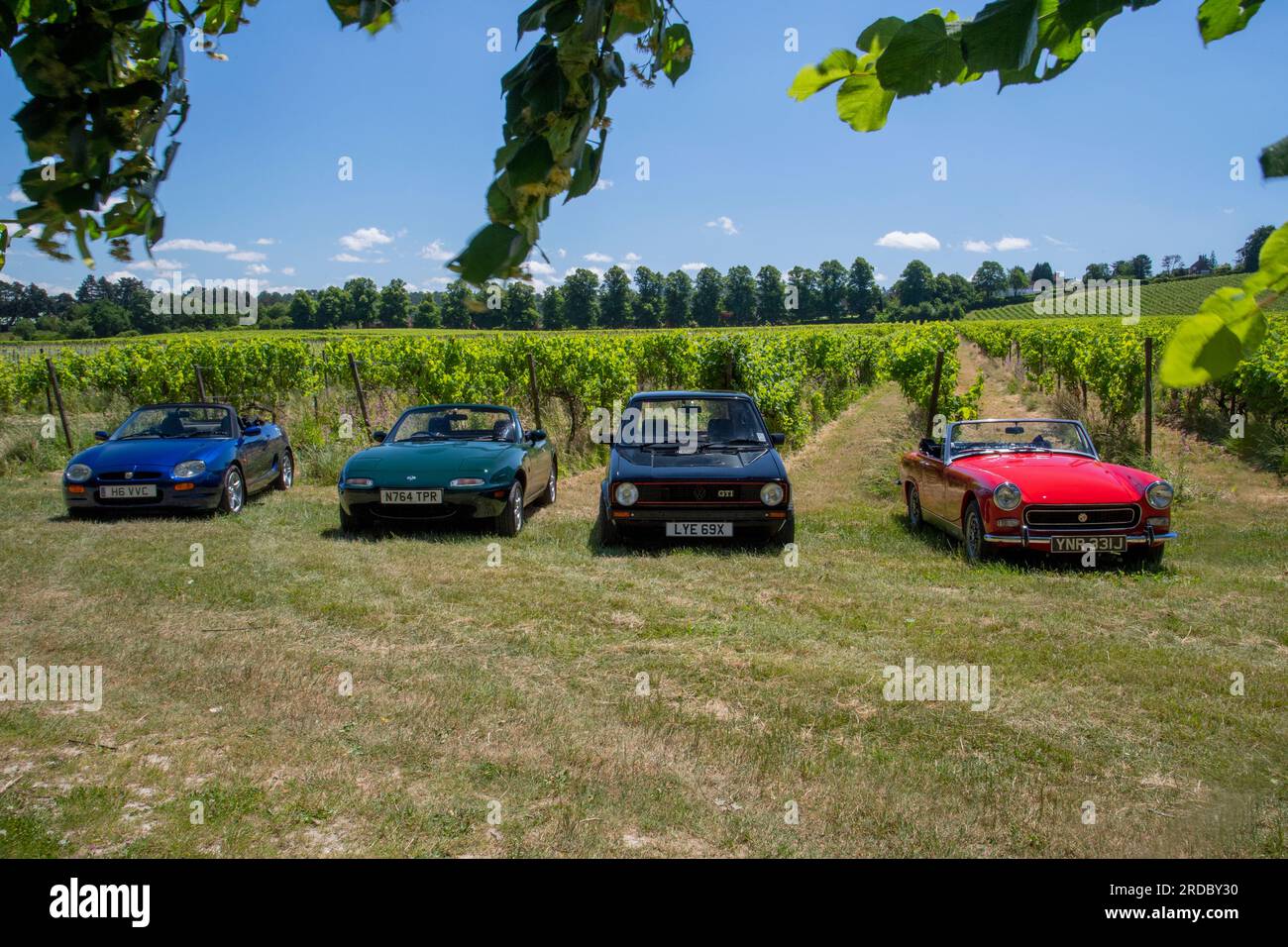 Great sports cars of different generations - Mk1 MA Mazda MX5, MG ...