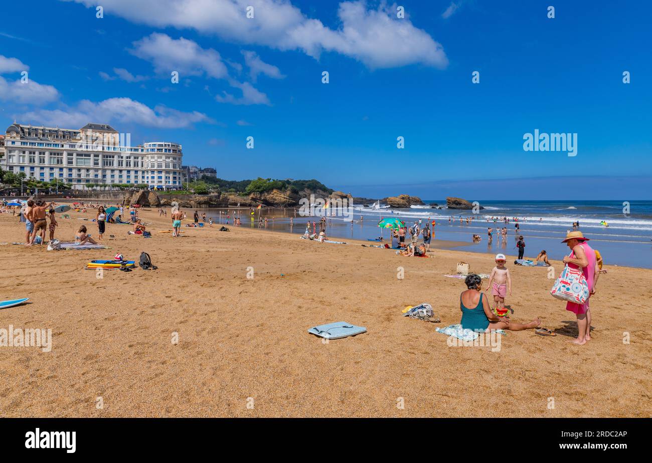 Kids swimming big waves hi-res stock photography and images - Alamy