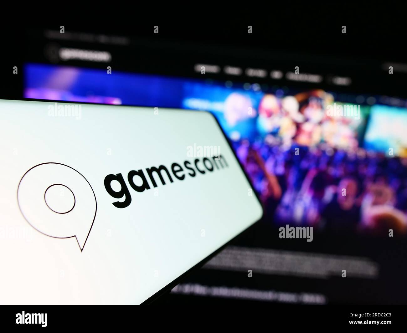 Gaming fair mobile hi-res stock photography and images - Alamy
