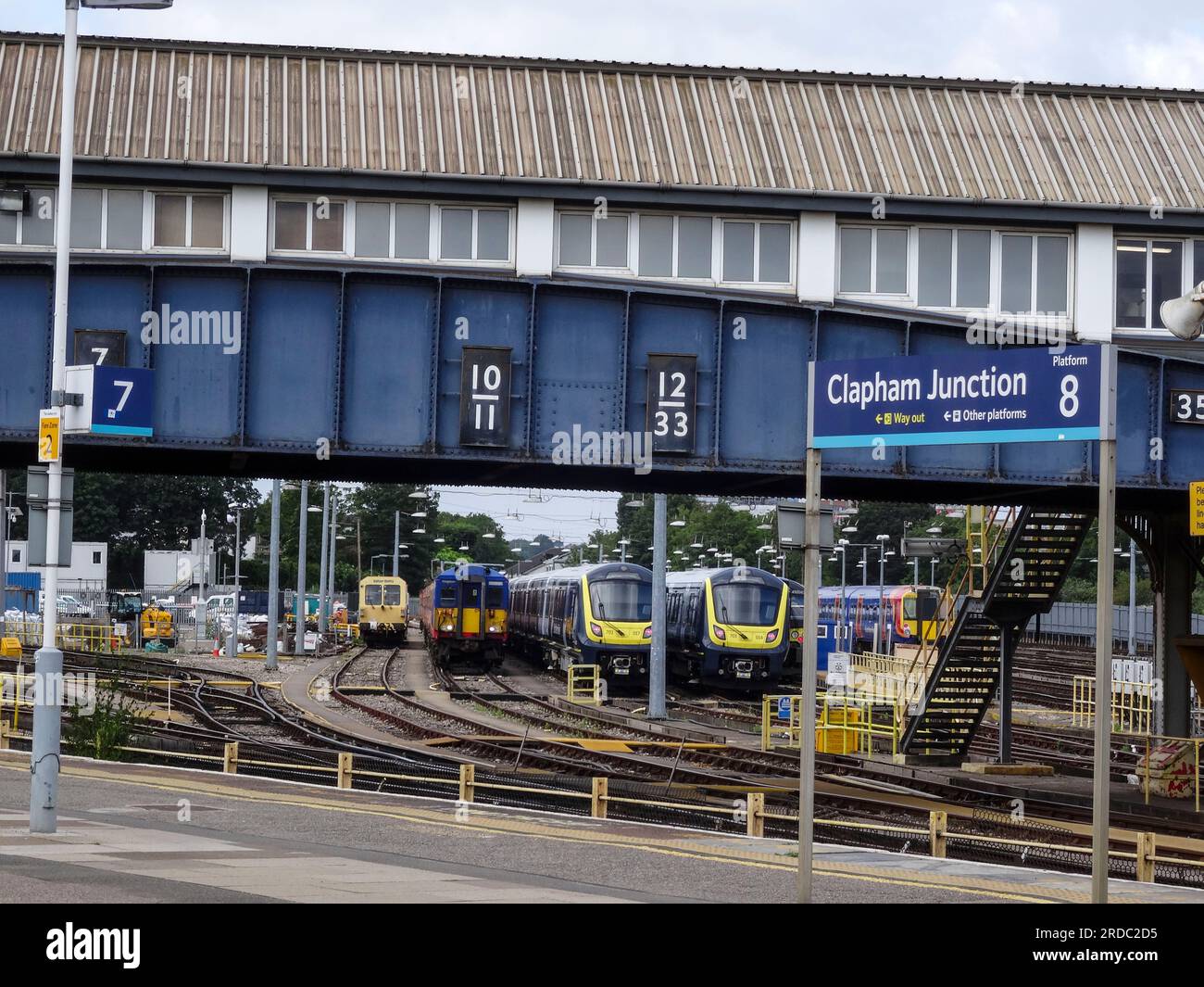 Section of platform at Clapham Junction railway station with train ...