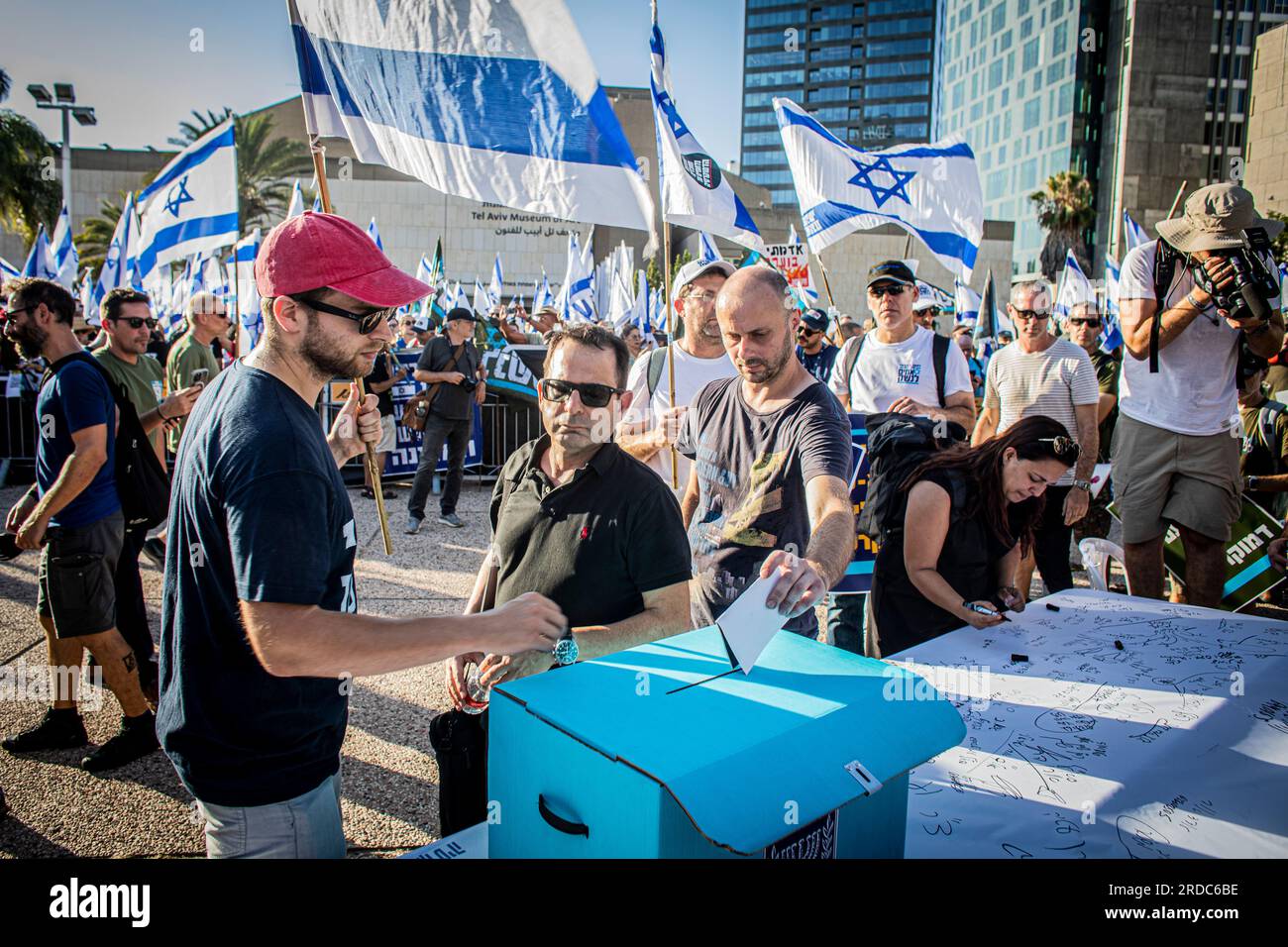 Declaration form hi-res stock photography and images - Alamy